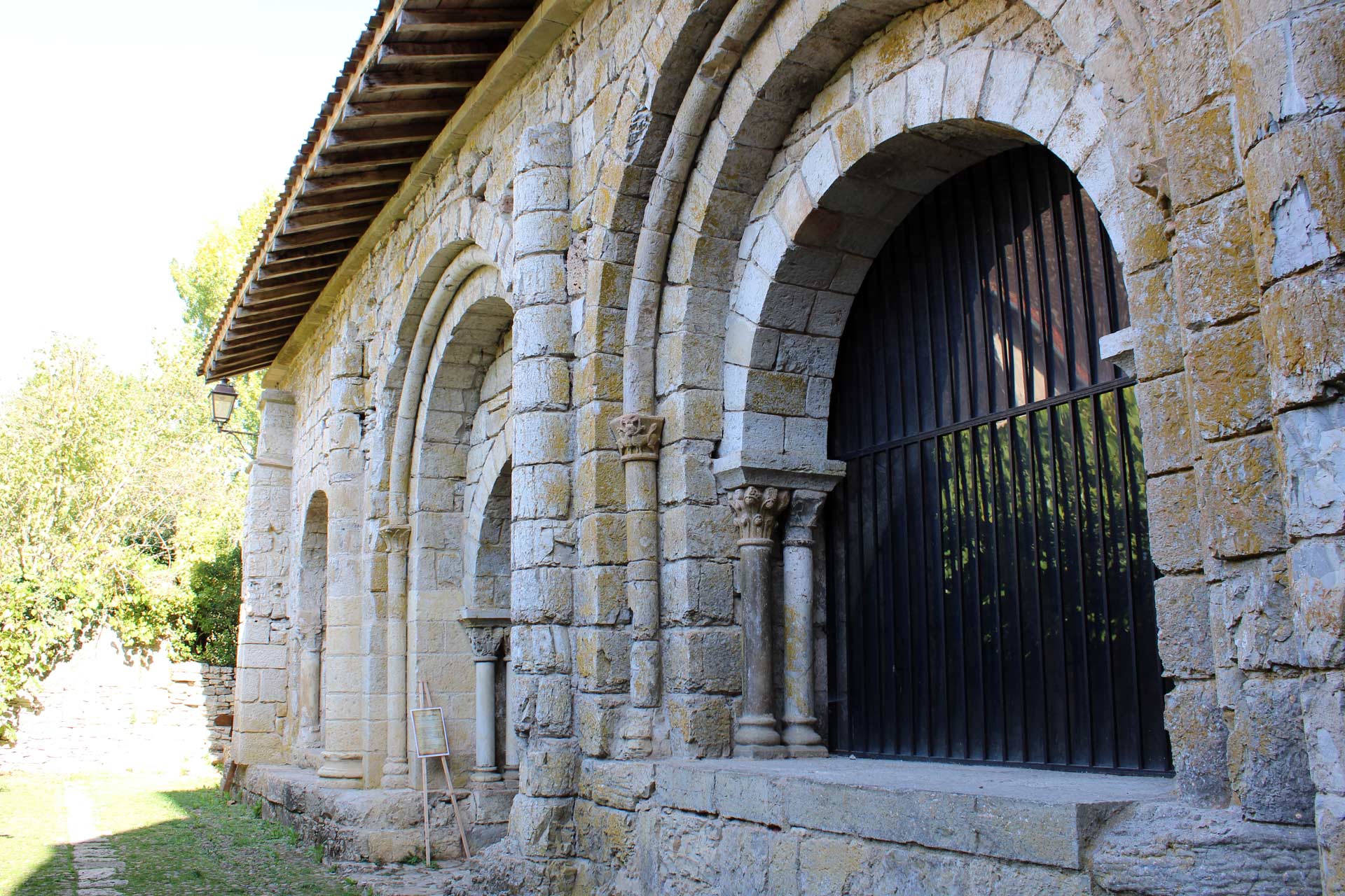 Listed castles classified as historic monuments for sale - heritage ...